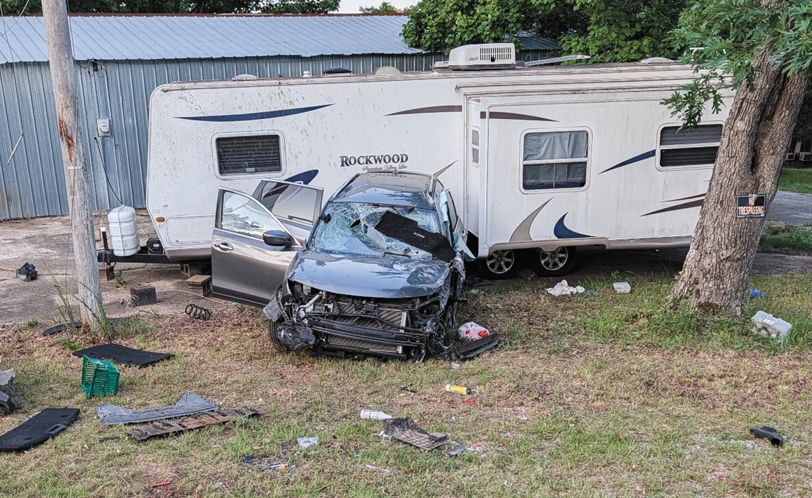 Residents Injured In Separate Wrecks - Stone County Leader
