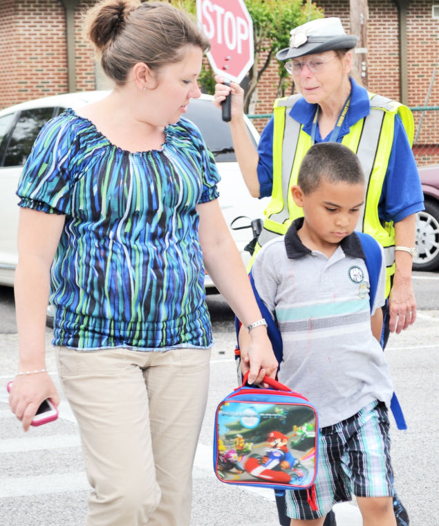 Crossing guard celebrates 25 years - The Sumter Item