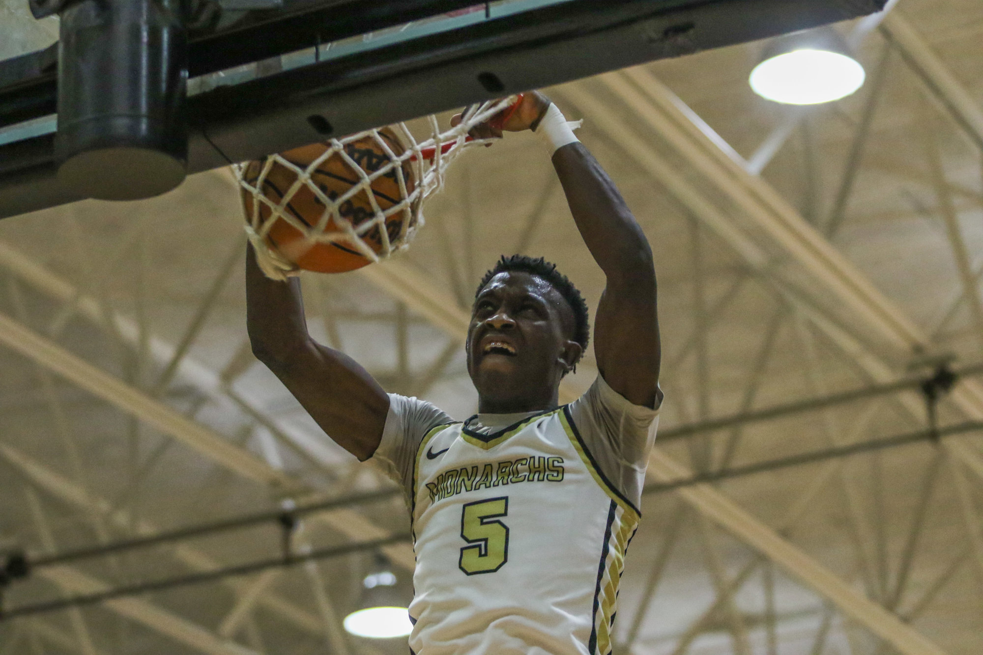 Manning outlasts Camden behind 49 points from Daniels - The Sumter Item
