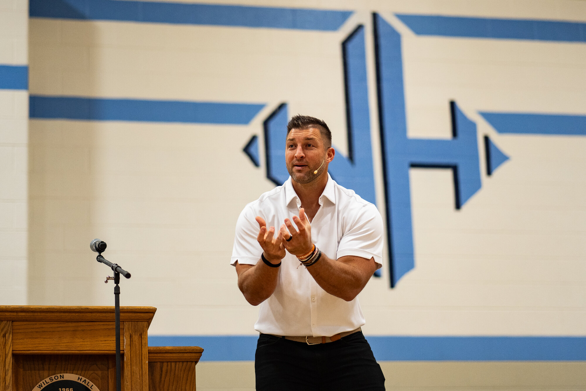 Tebow makes 2nd visit to Sumter as part of Wilson Hall's Mission Series ...