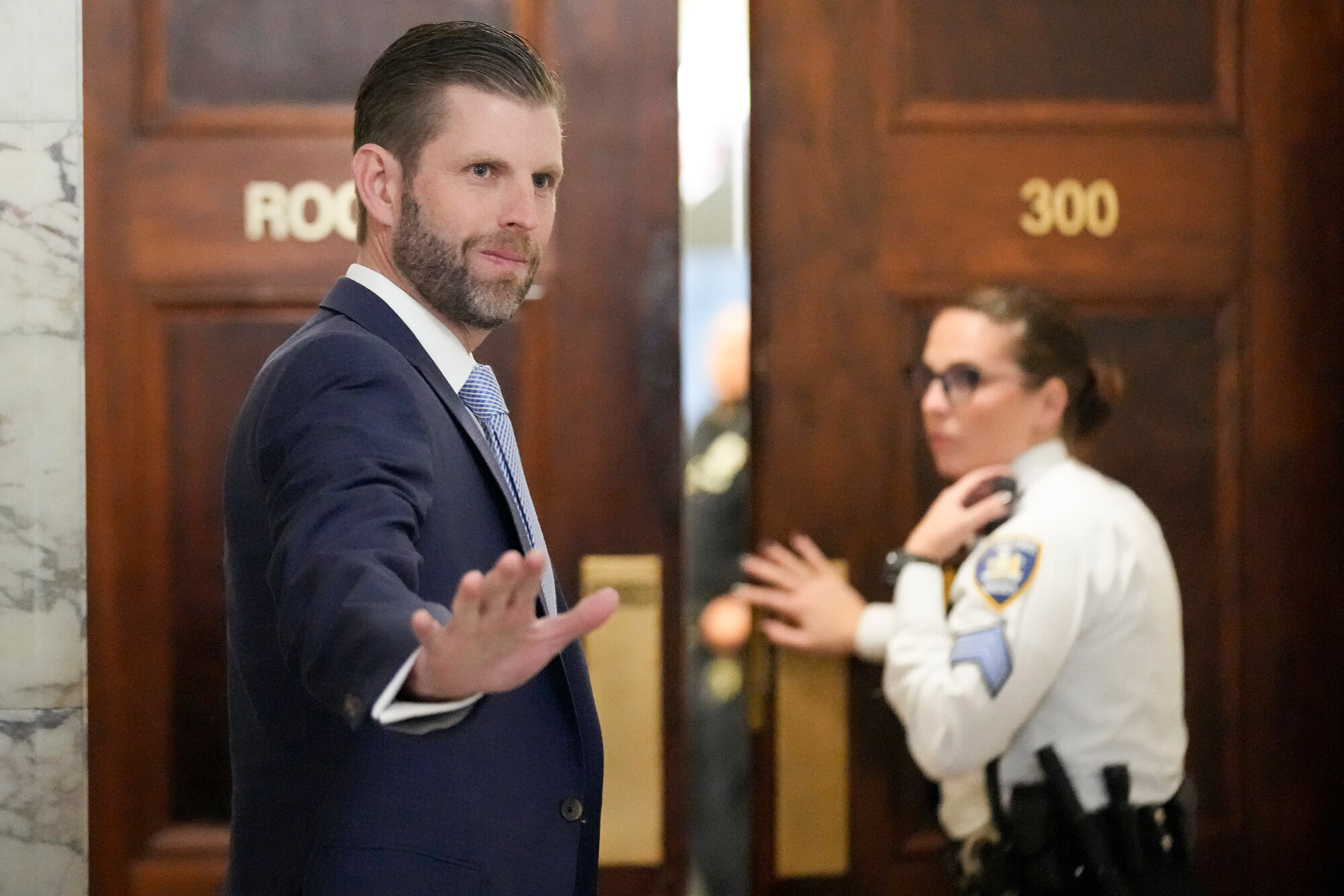 Eric Trump testifies he wasn't aware of dad's financial statements, but ...