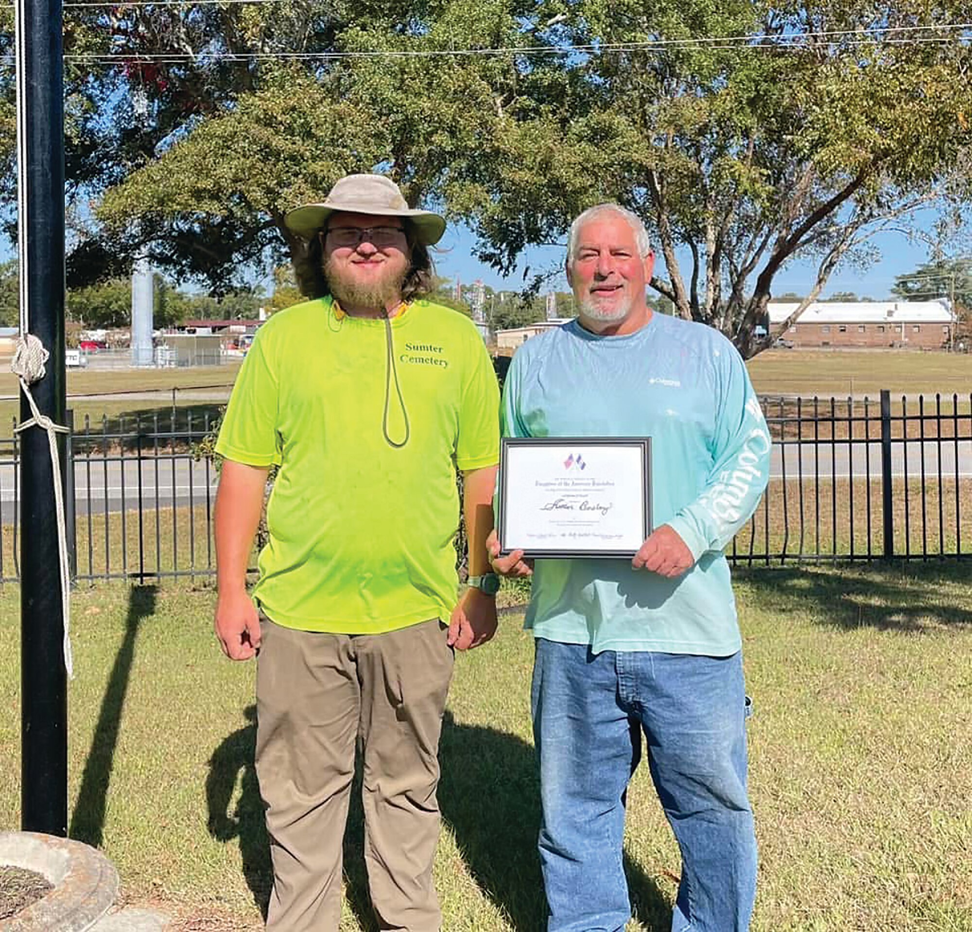 Sumter's DAR chapter presents 1st flag certificate to cemetery ...