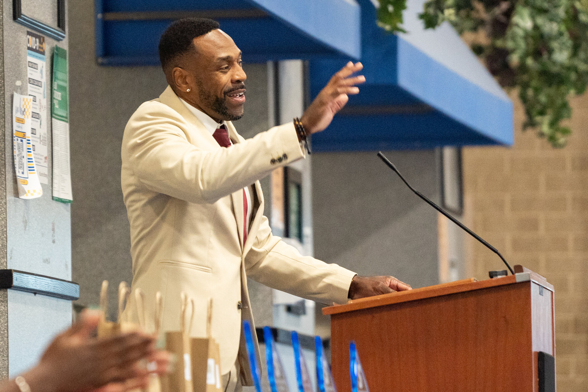 Sumter High celebrates 5 new members of athletic hall of fame - The ...