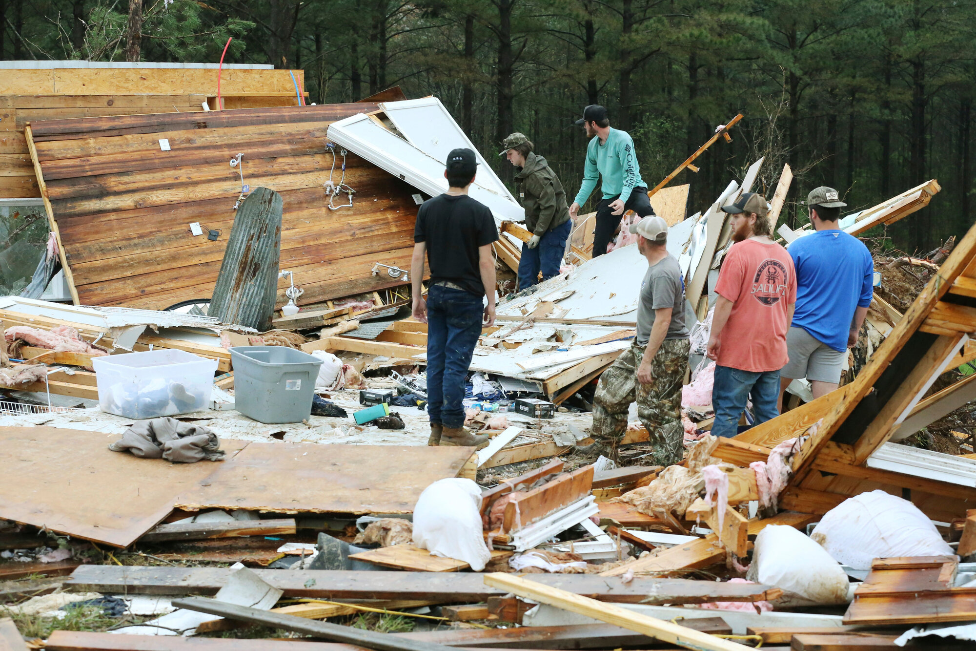 Storms kill 6 in the South and Midwest as forecasters warn of ...