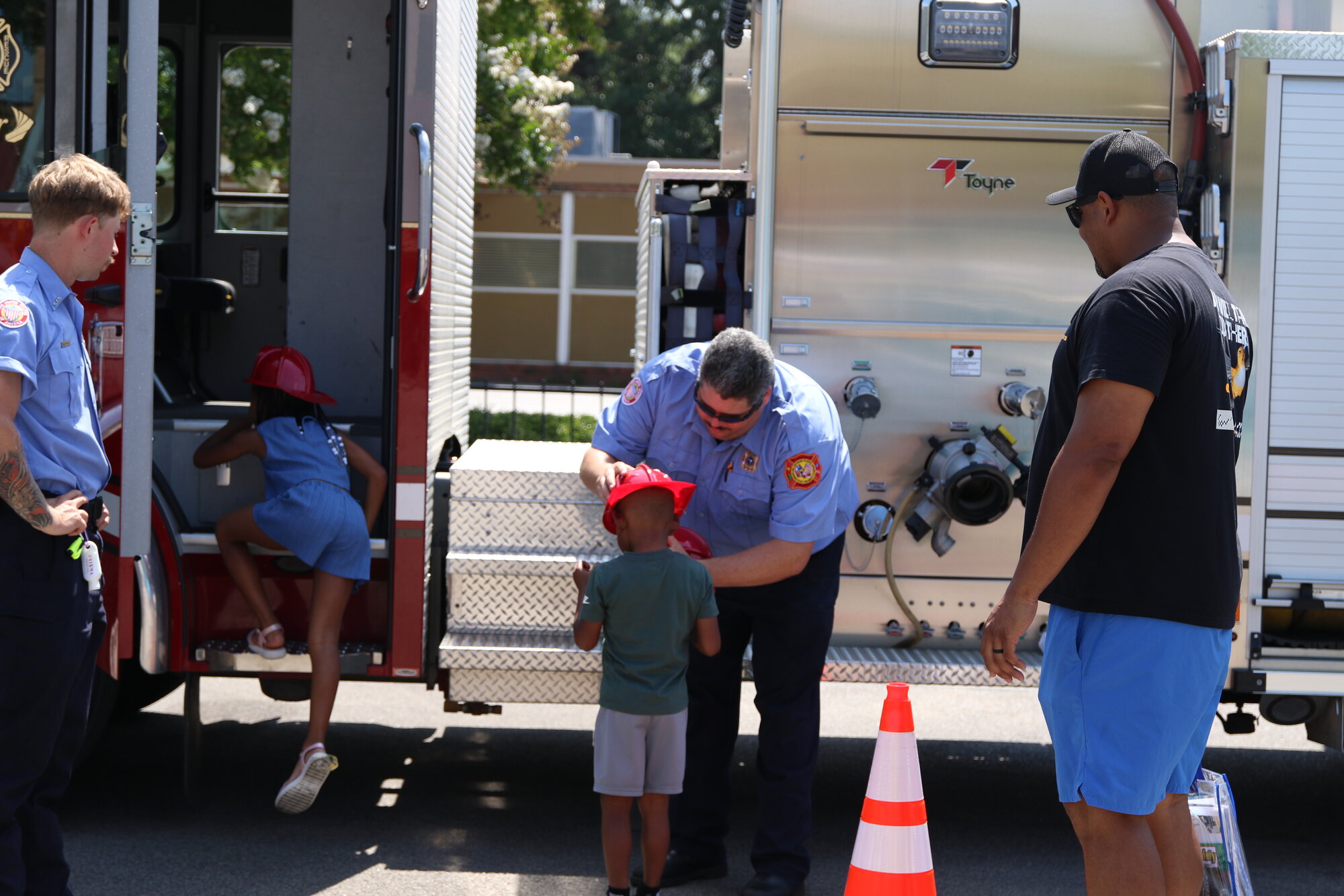 Sumter's kids delight in hands-on experience with city's emergency ...