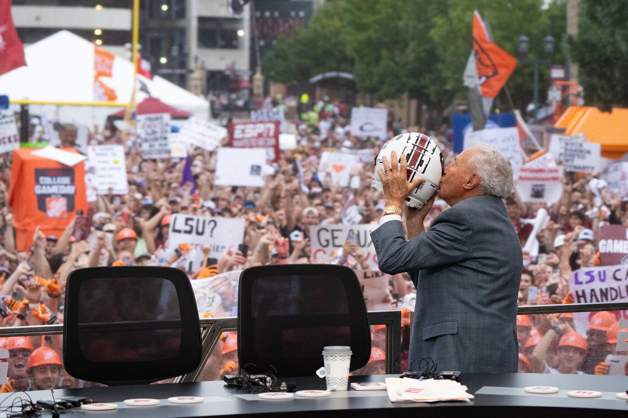 Corso honored at ESPYS as he begins farewell from 'College GameDay ...