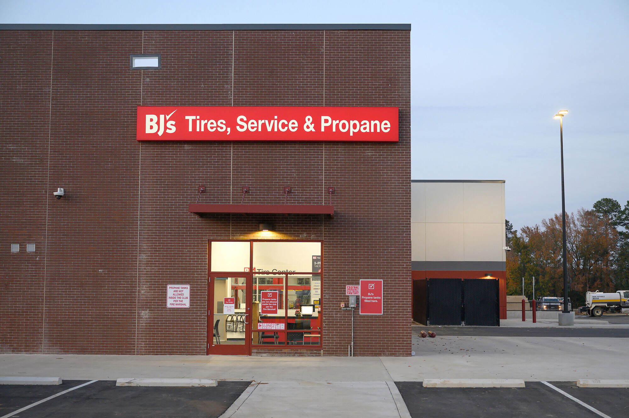 BJ's sets Sumter opening date for Friday - The Sumter Item