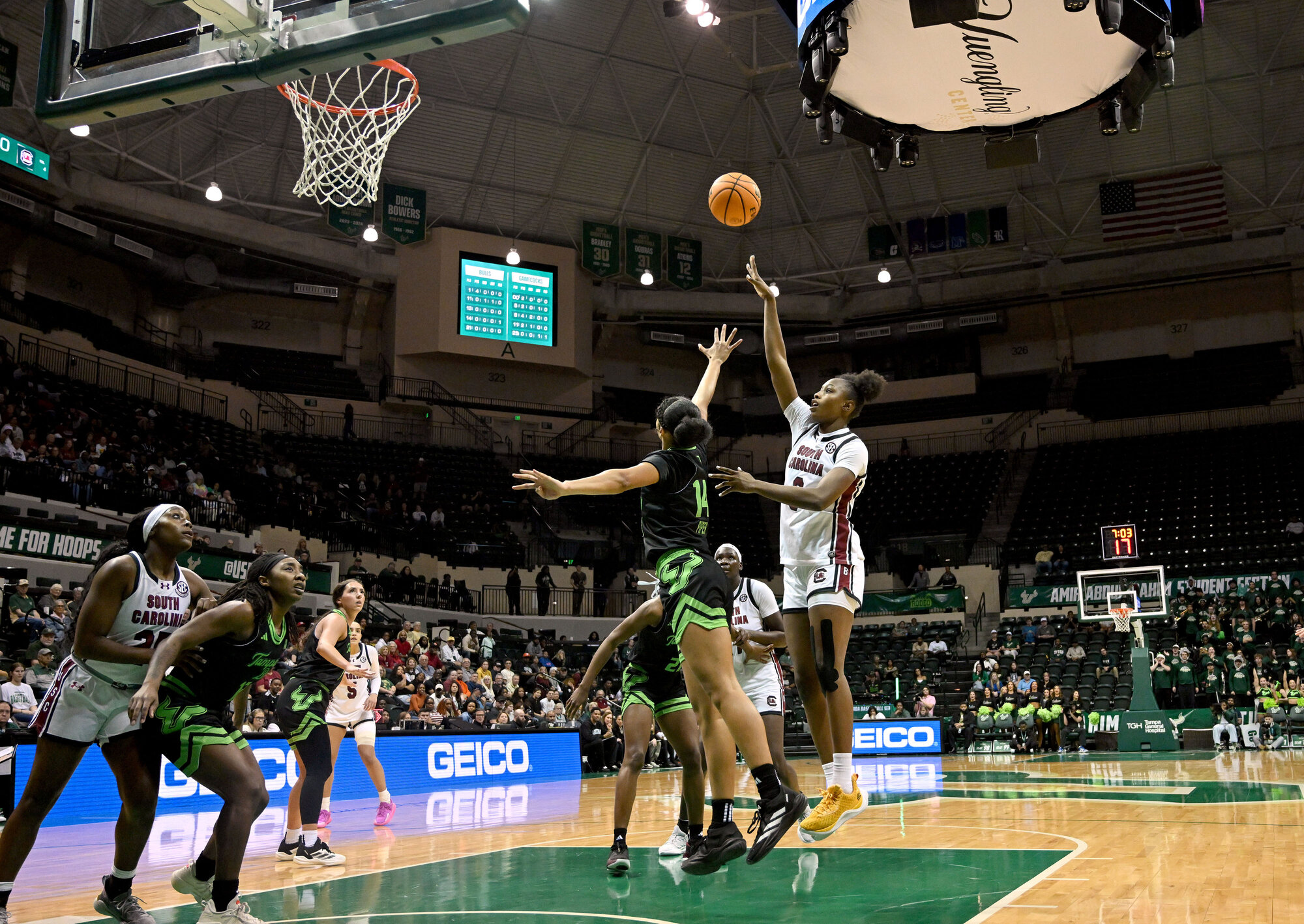 Edwards scores 34 points as No. 3 South Carolina rolls past USF 103-44 ...