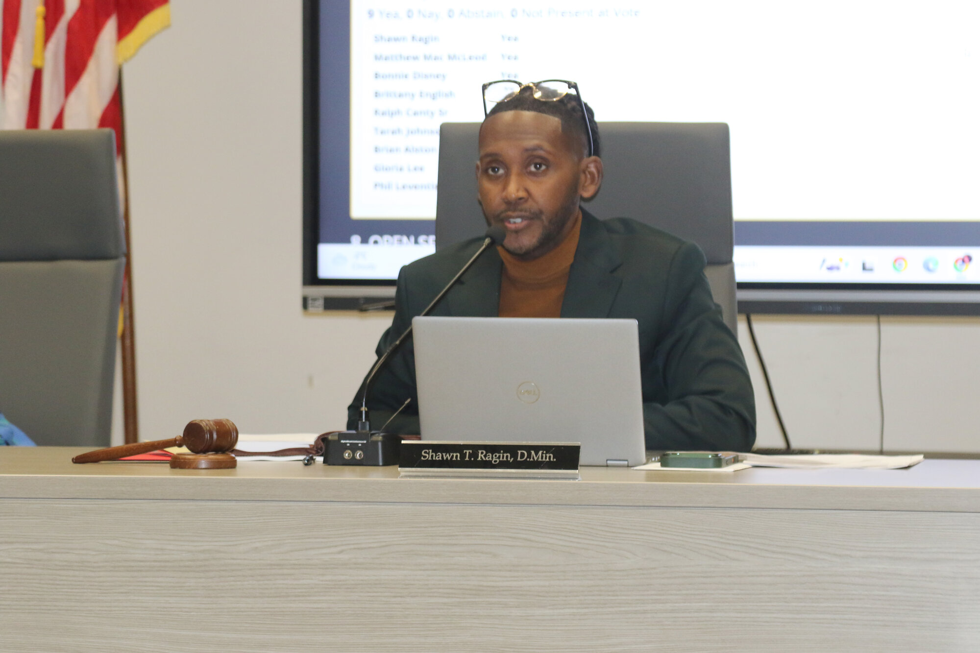 Sumter school board Chairman Ragin will not respond to Item on ...