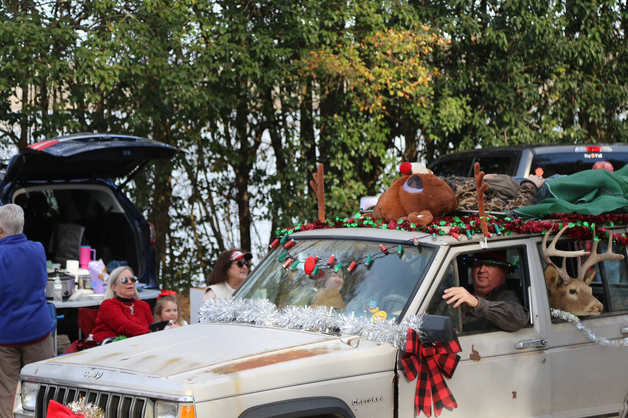Boykin Christmas Parade 2025 full of 'redneck creativity' - The Sumter Item