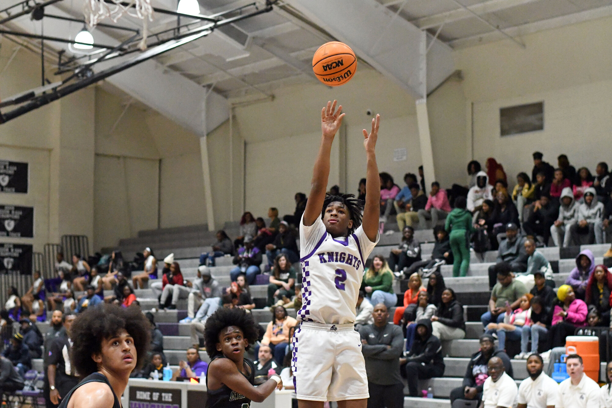 No. 6 Knights hold off Lakewood; Lady Gators get comeback win over ...