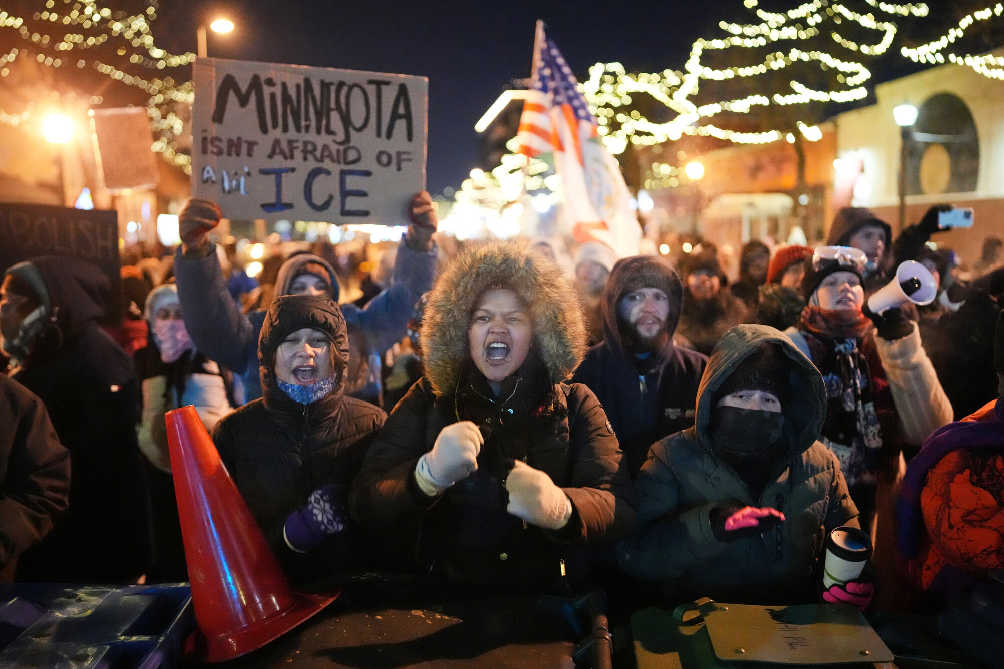 A shadow network in Minneapolis continues to defy ICE - The Sumter Item