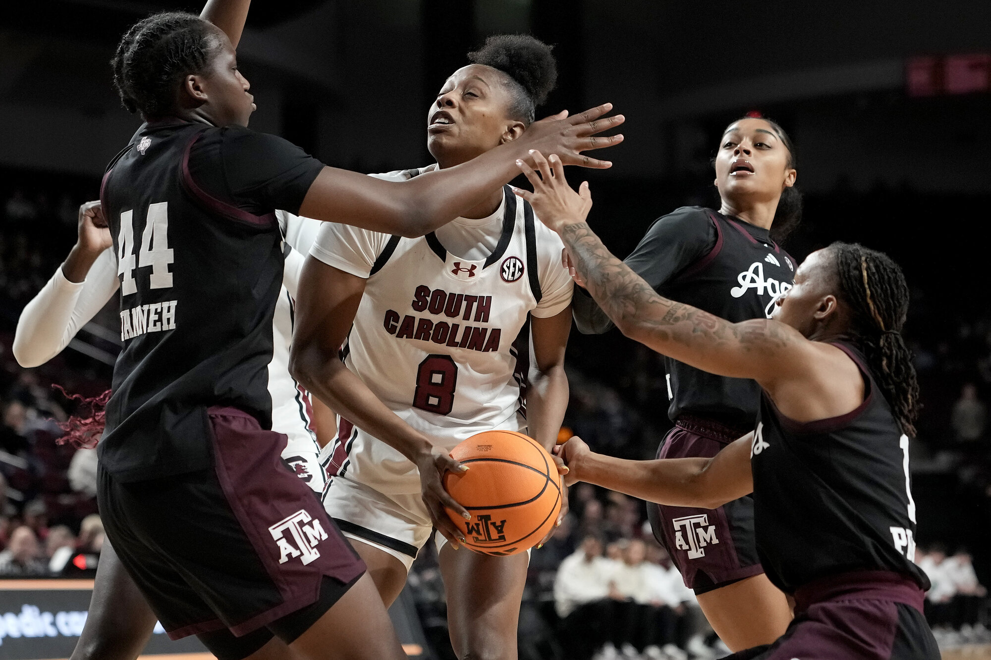 Edwards' 28 points lead No. 3 South Carolina to a 71-56 victory over ...