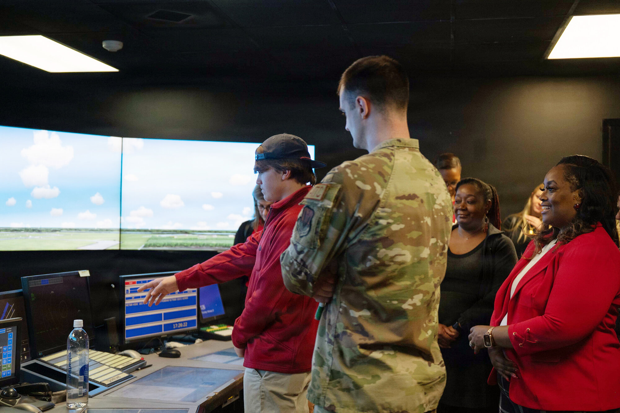 Leadership Sumter visits Shaw Air Force Base - The Sumter Item