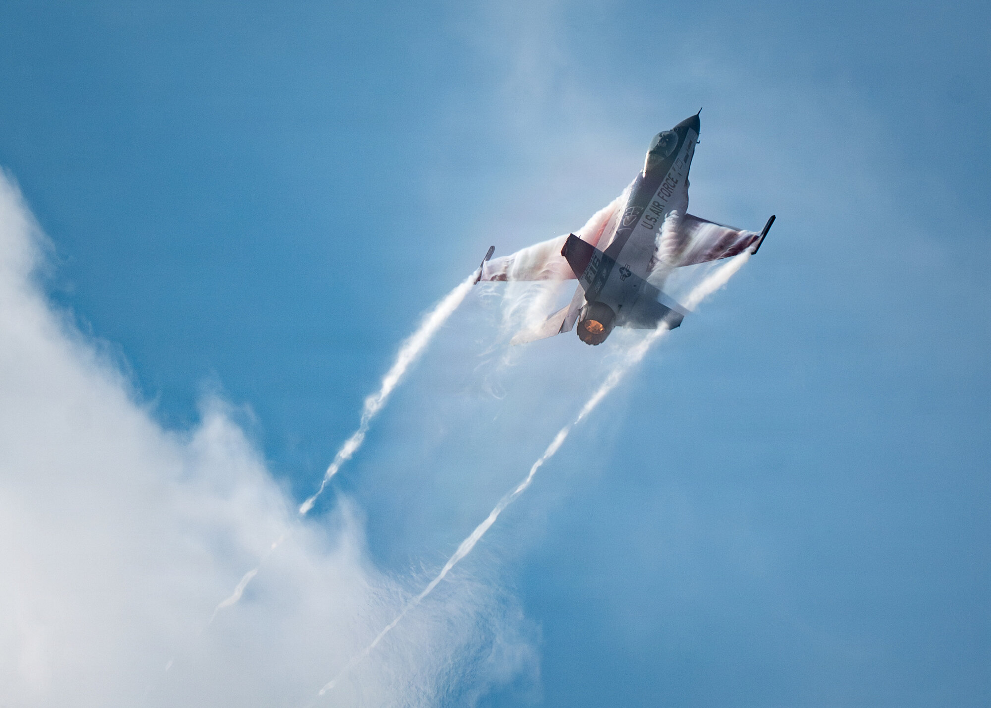 F-16 Viper moves - The Sumter Item