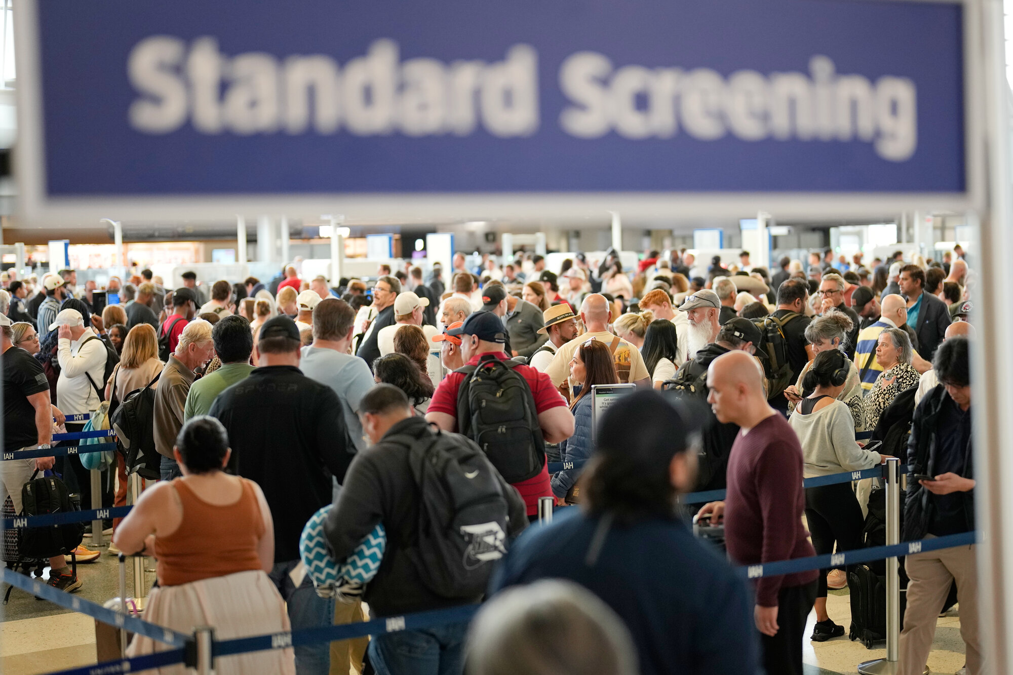 Missed paychecks and airport delays: Pressure mounts on Congress to end ...
