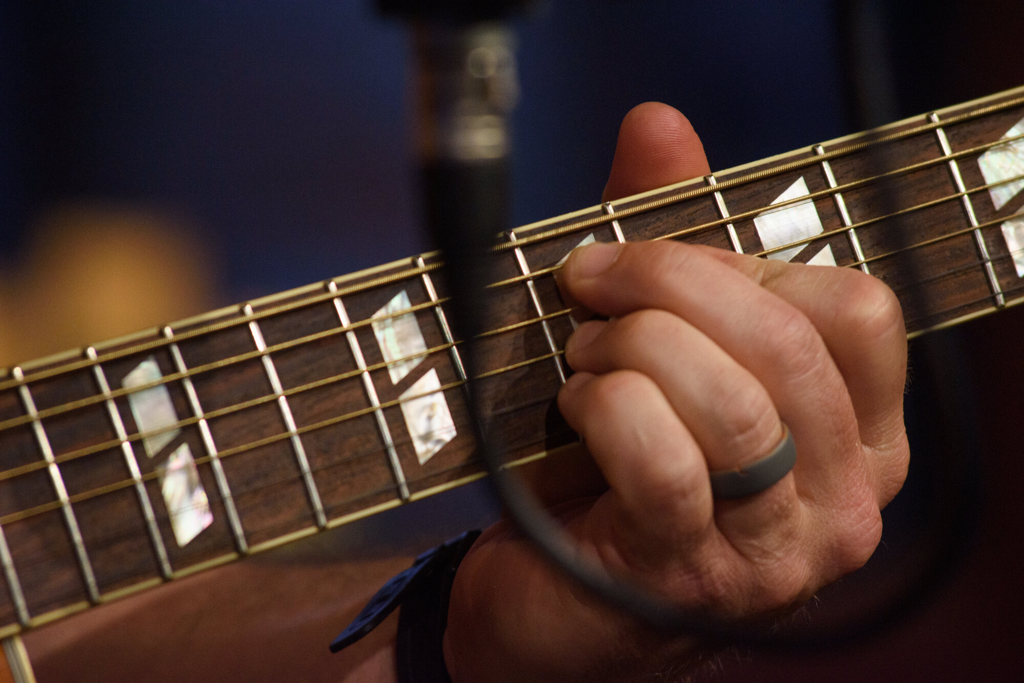'Play It Forward': Nicholas Williams brings folk music, storytelling to ...